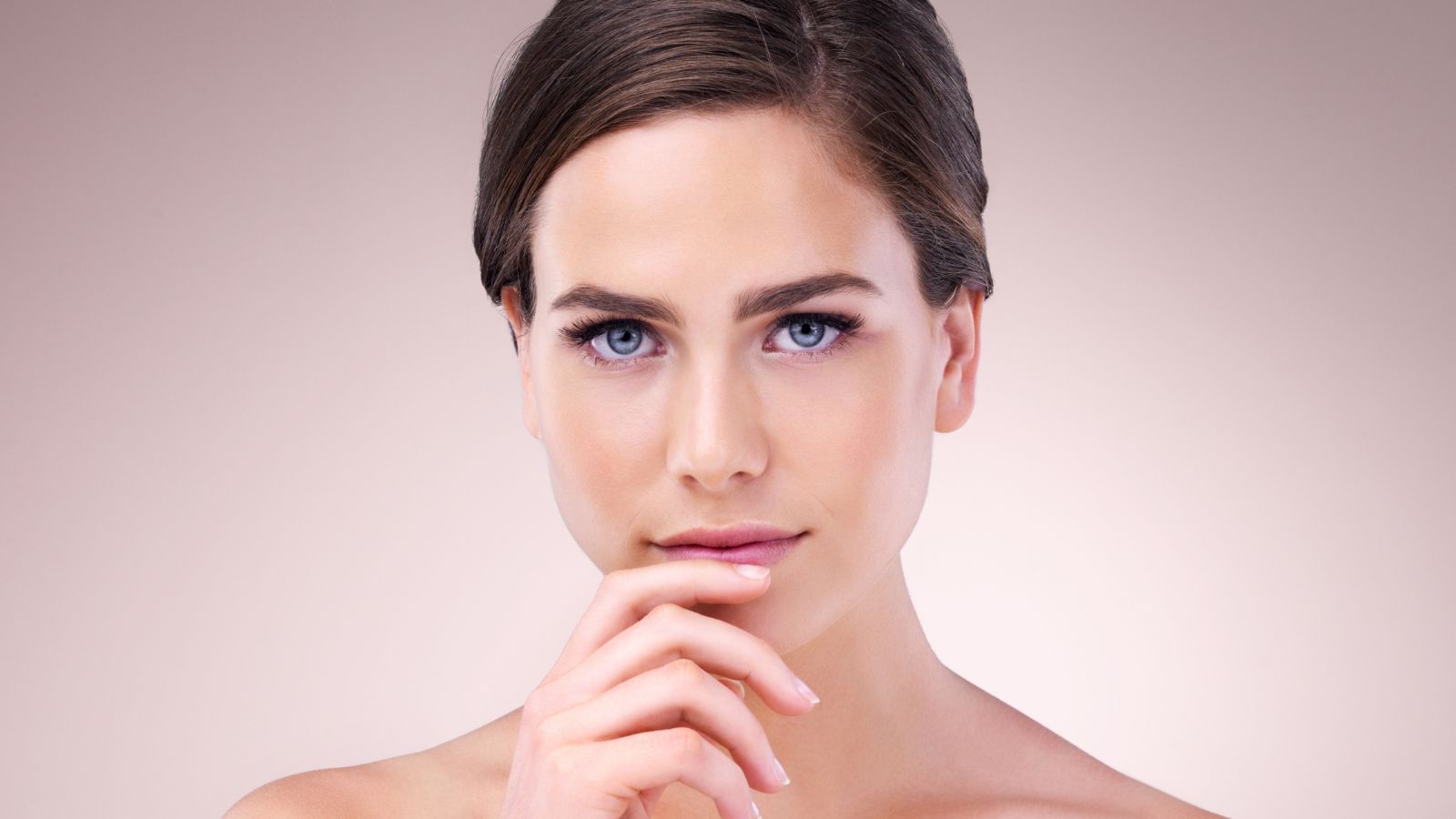 Top 8 Dermaplaning Benefits for a Transformative Glow